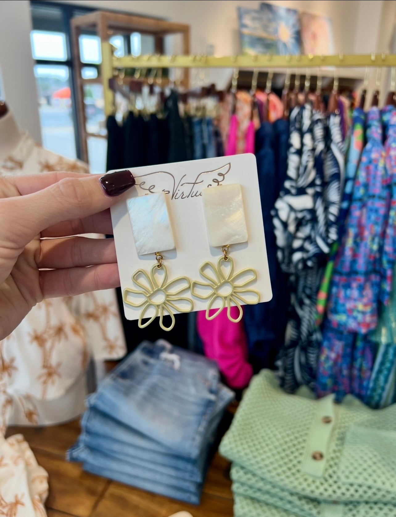 Rectangle Shell Post with Daisy – The Farmer's Daughter